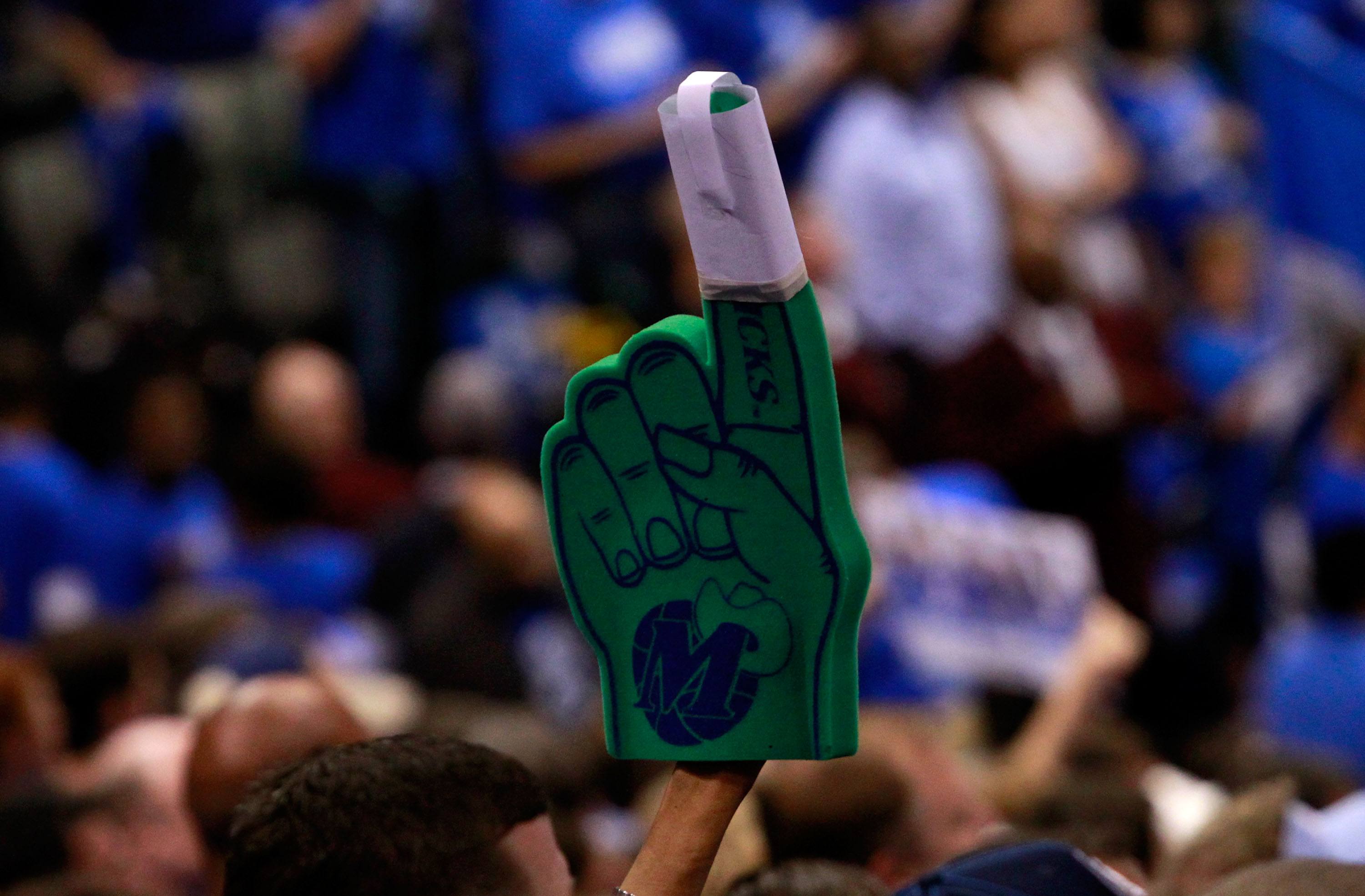 NBA Fans At Arenas Can Get To Know A 3D Foam Finger On Snapchat